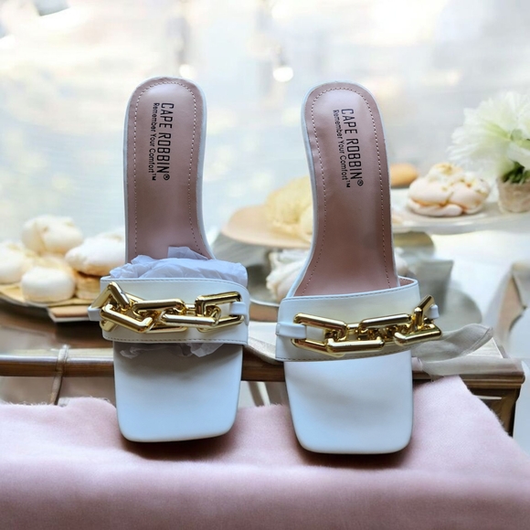 Cape Robbin | Shoes | New Cape Robbin White And Gold Chain Heels 65 ...